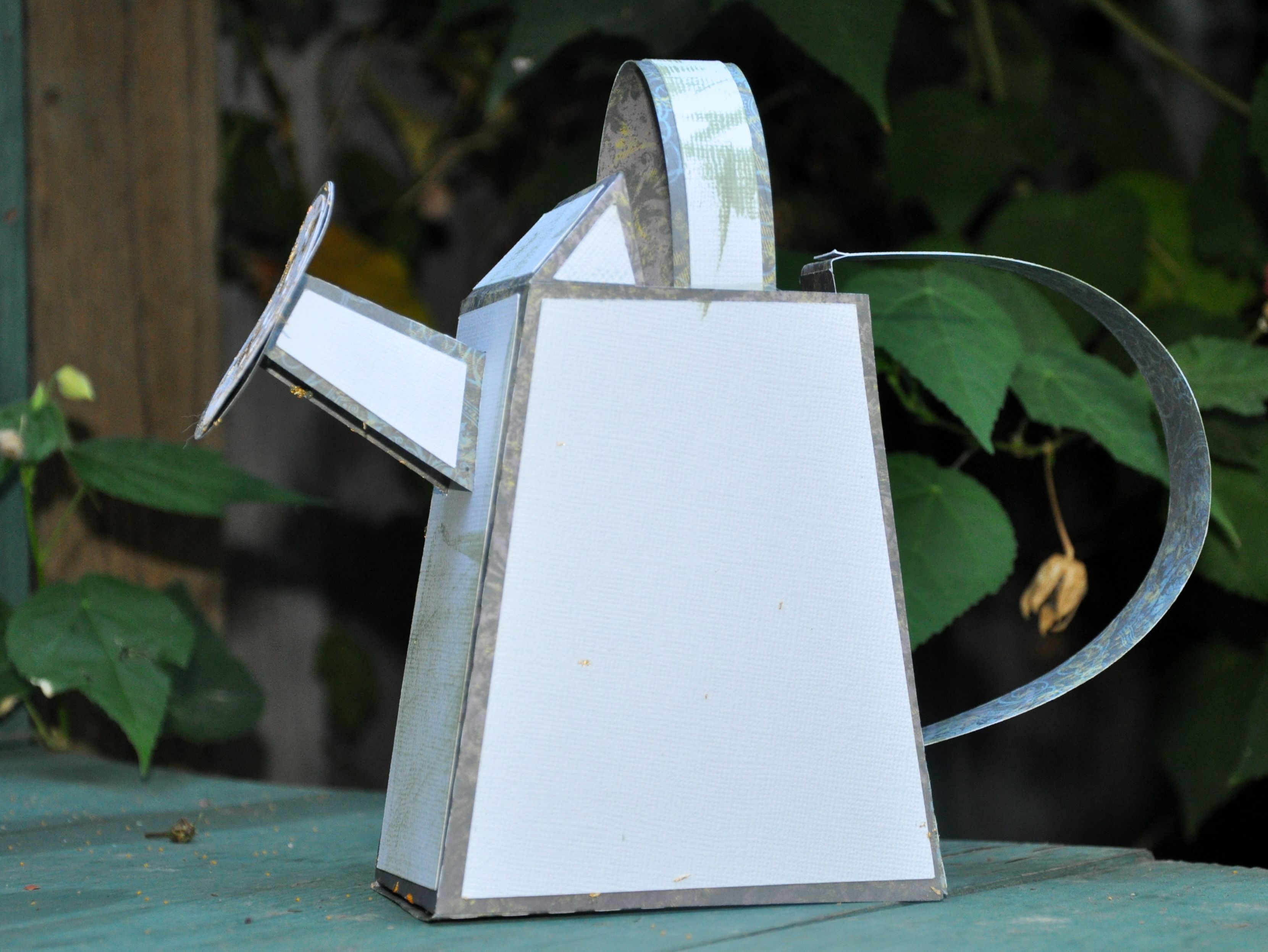 Crafty Watering Can Brings Flowers to Life – Gardening Nirvana
