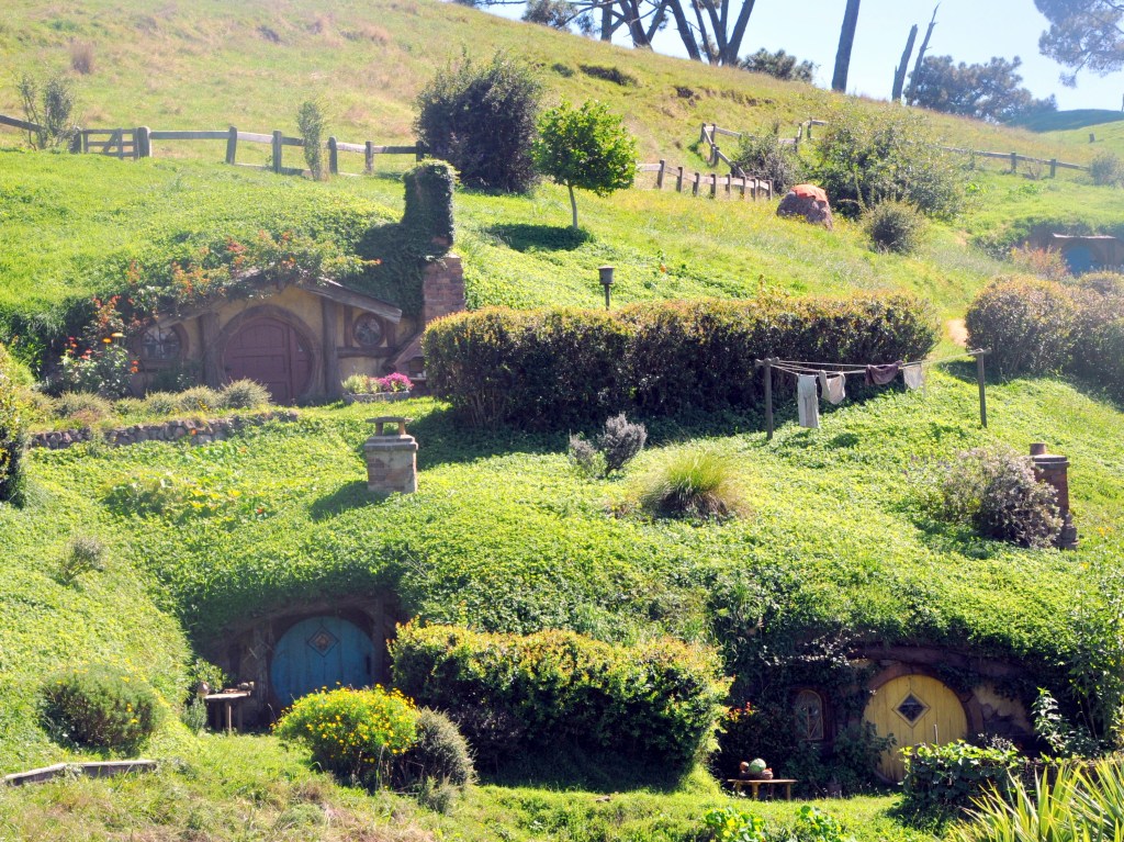 Hobbiton Movie Set: A Gardener’s Delight and a Movie-goer’s Dream ...